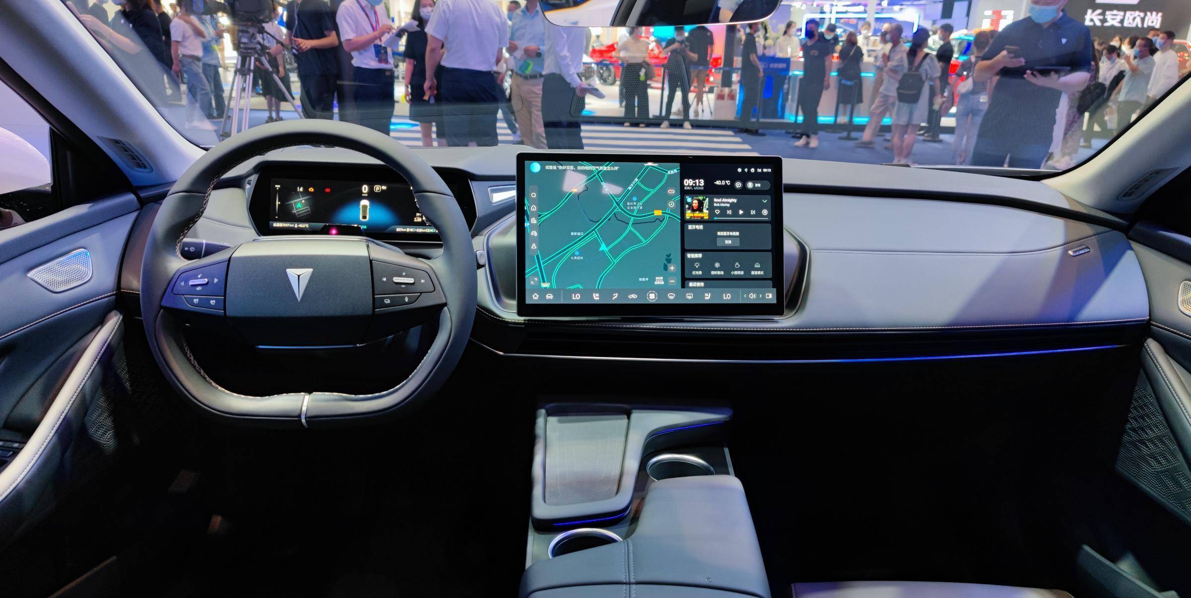 实拍深蓝SL03 705纯电版，22.19万续航超700km，6秒级加速_搜狐汽车_搜狐网