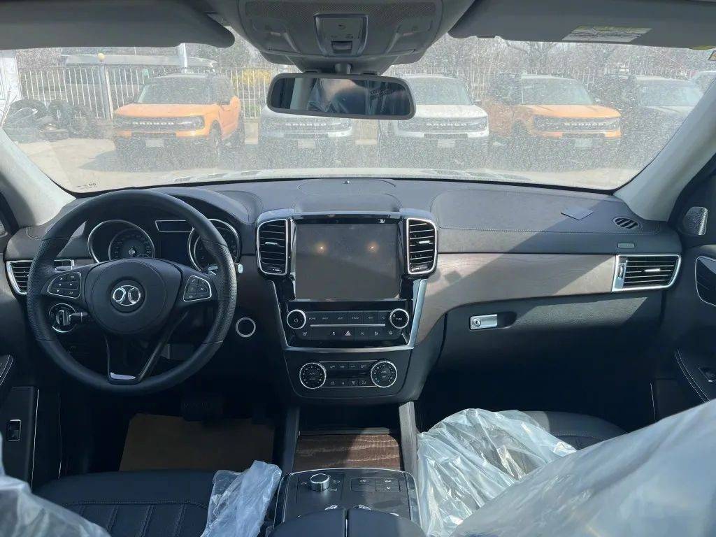 28万买“换壳奔驰GLS”？北京BJ90“狂降”71万引关注！_汽车_销售_车型