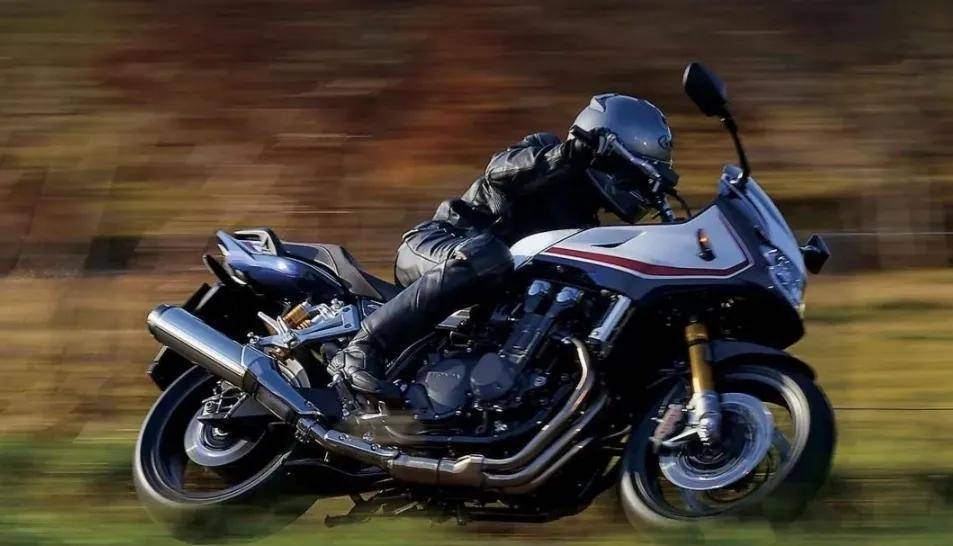 23款本田CB1300上市!除了贵没缺点，售价191000元起_搜狐汽车_搜狐网