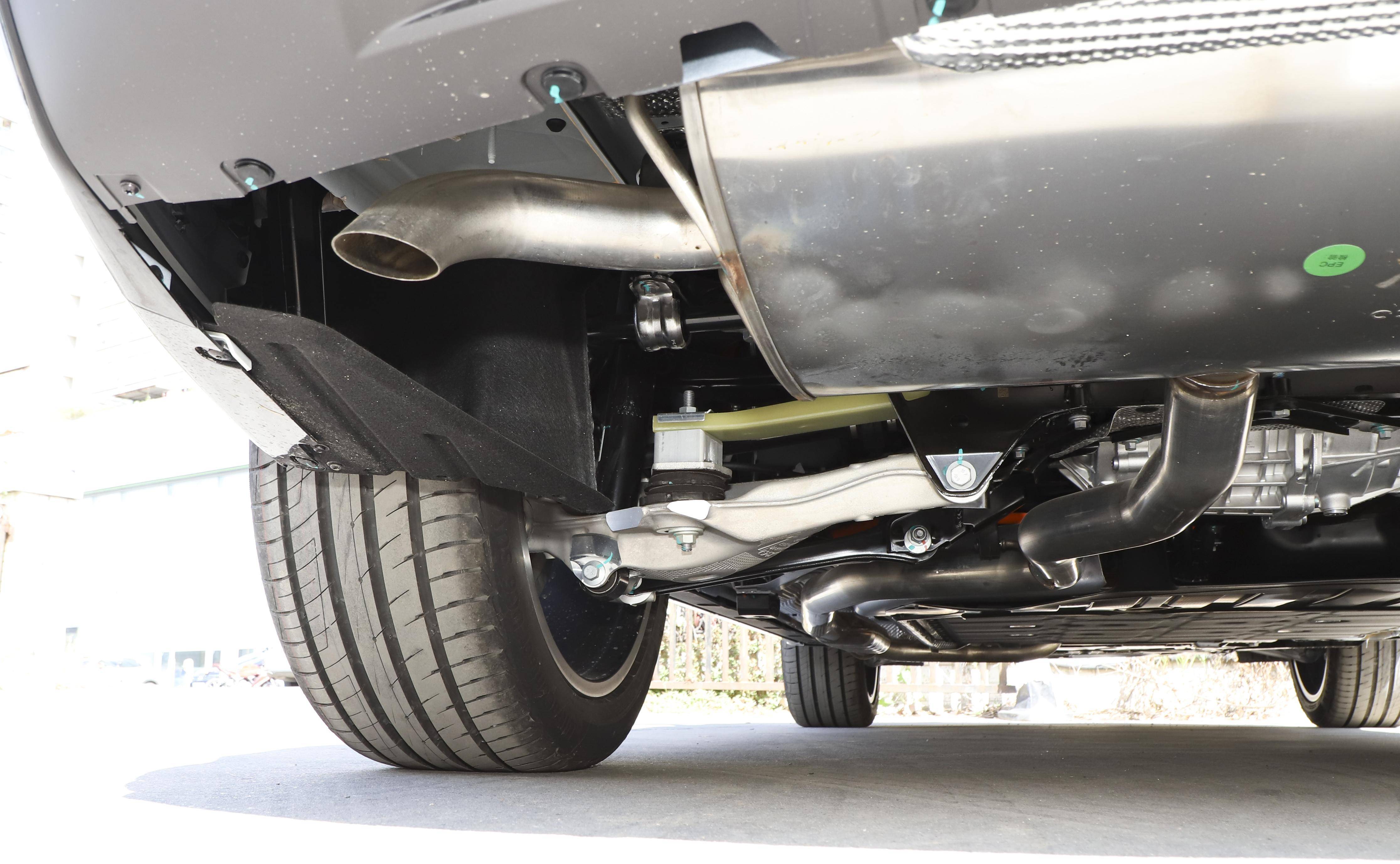 带有运动属性的家用三排SUV，带你看领克09 EM-P远航版_搜狐汽车_搜狐网