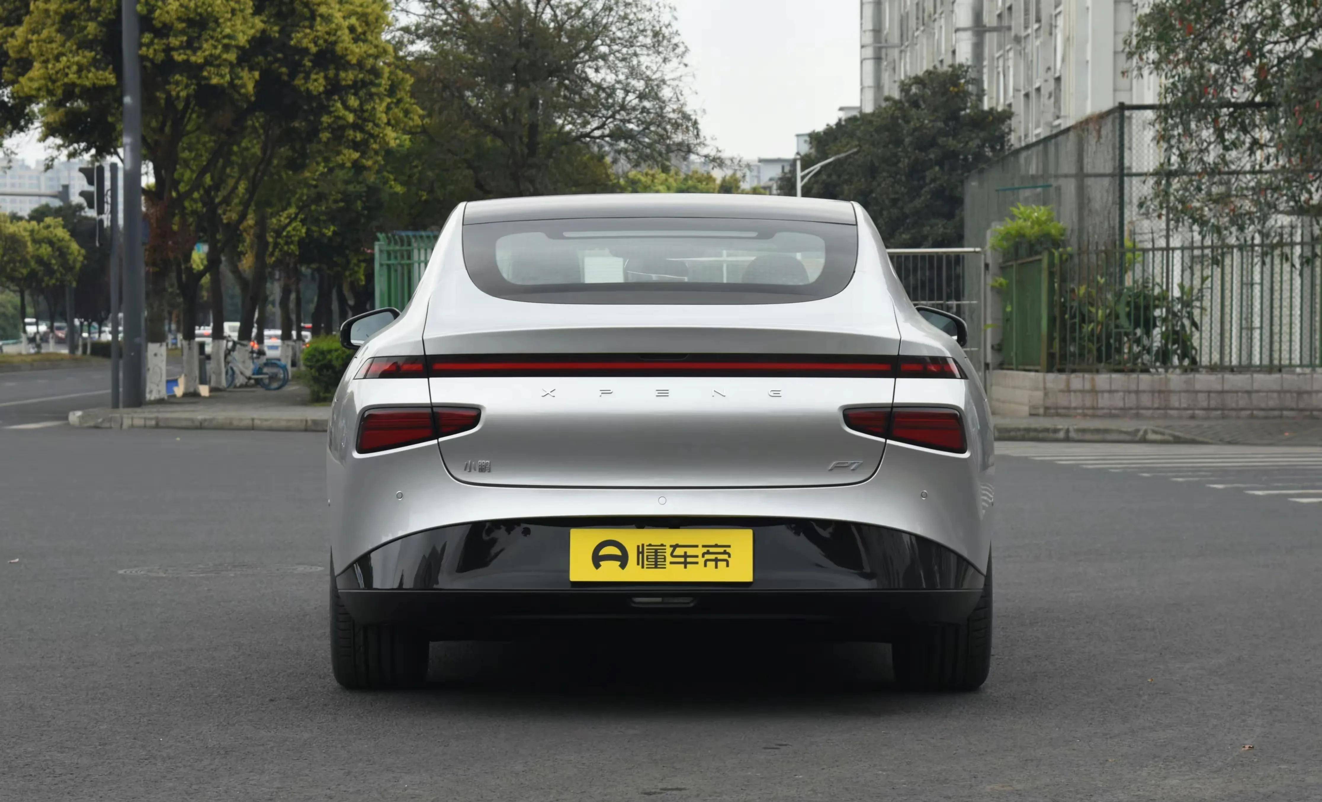小鹏P7：配203kW电机，续航702km，主动安全“拉满”，家用首选？_搜狐汽车_搜狐网