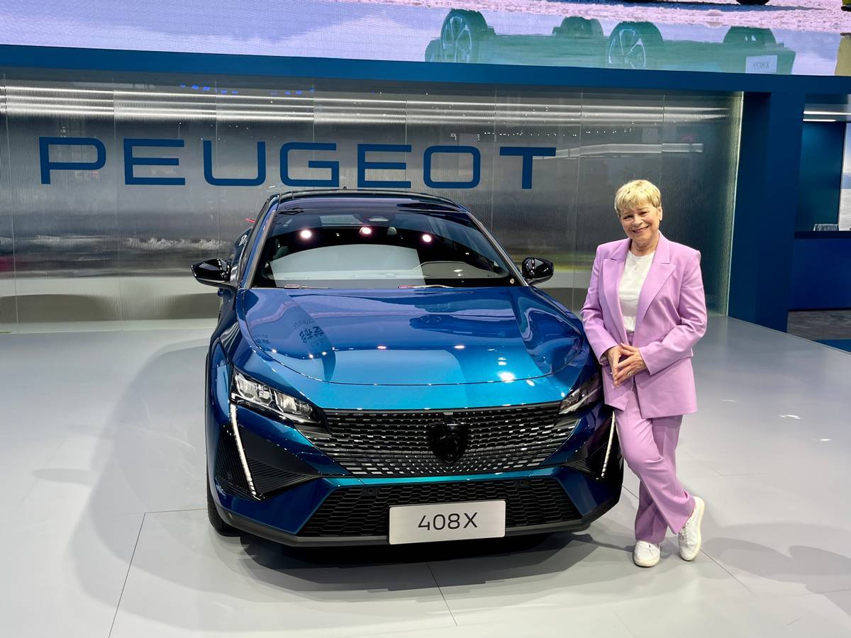 预售14.57万，掀背尾门+8AT，C5 X同级，法系新轿车亮相上海车展_搜狐汽车_搜狐网