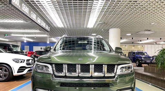 落地30万，尺寸媲美GLS，金属漆面豪华范十足，实拍北汽BJ90_搜狐汽车_搜狐网