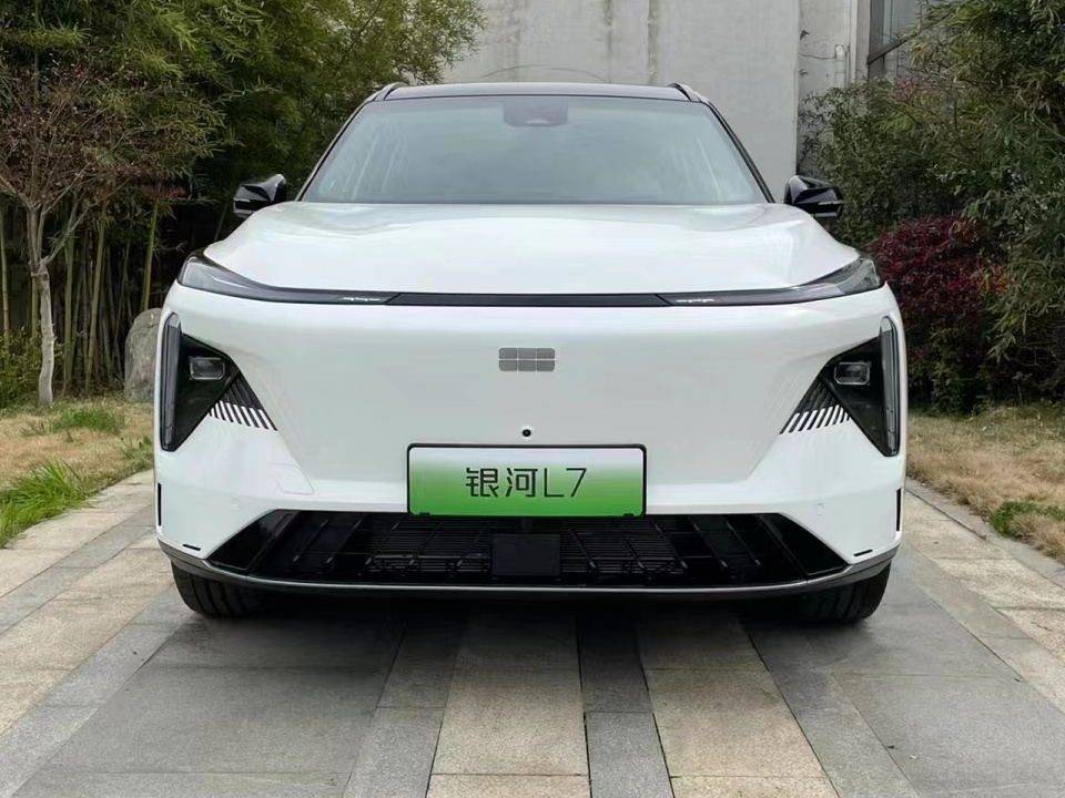 亮相上海车展的银河L7 VS 宋plus dmi，谁会笑到最后？_搜狐汽车_搜狐网