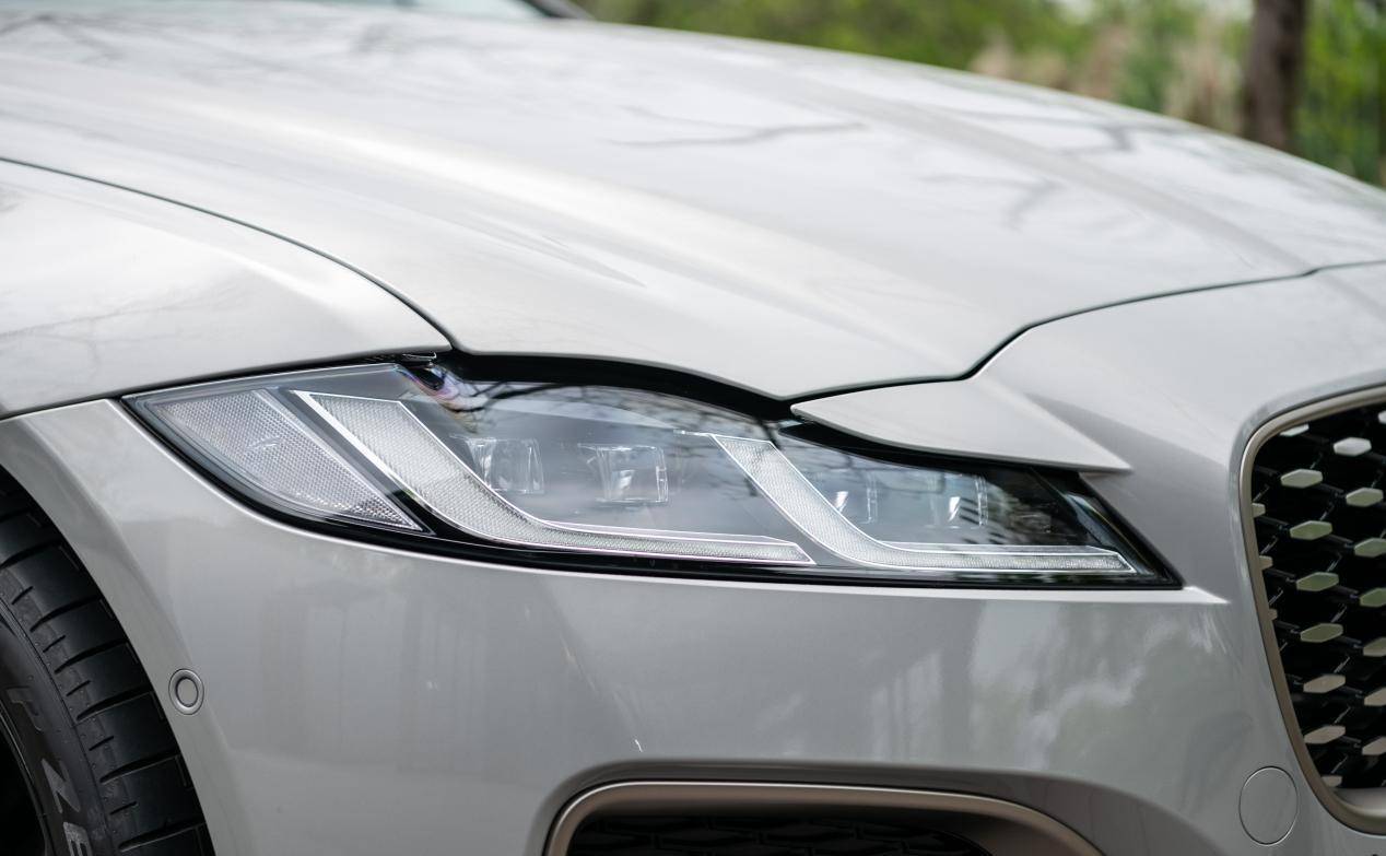 实拍新款捷豹XEL：英伦豪华优雅依旧，配2.0T+8AT，动力一流！_搜狐汽车_搜狐网