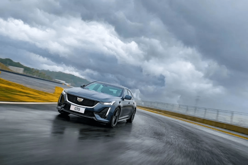 你要的它都有，2023款凯迪拉克CT5亮相车展，难道不比“34C”香？_搜狐汽车_搜狐网