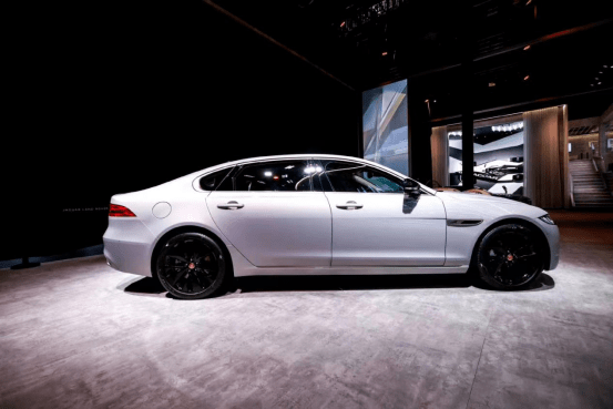 优雅典范席卷上海车展，捷豹XFL鎏金版PK奥迪A6L你看谁？_搜狐汽车_搜狐网