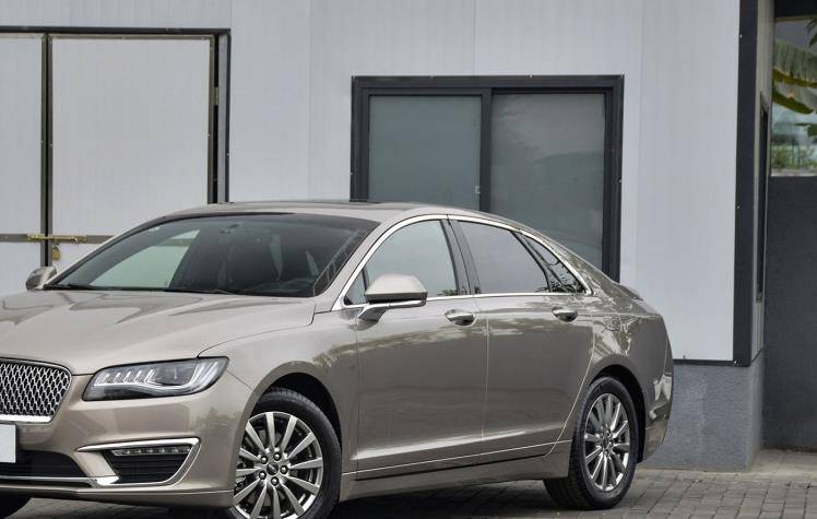 林肯MKZ爆发了，长近5米，234马力＋油耗4.8L，比奥迪A4L帅气_搜狐汽车_搜狐网