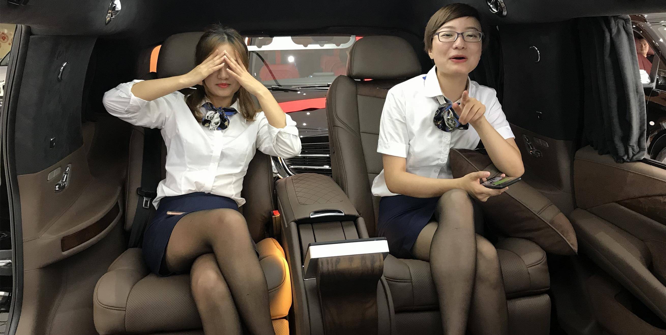 丰田“最低价”埃尔法来袭，比GL8漂亮10倍，三排6座，还买啥奥德赛？_搜狐汽车_搜狐网