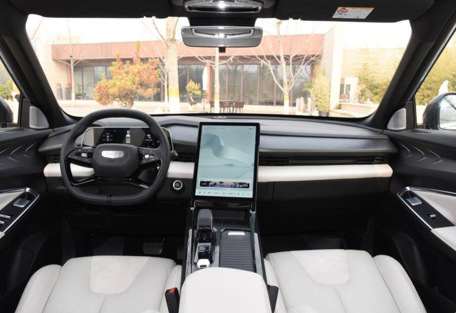 卷起来！搭载8155芯片+银河OS，吉利博越COOL售10.28万元起_搜狐汽车_搜狐网