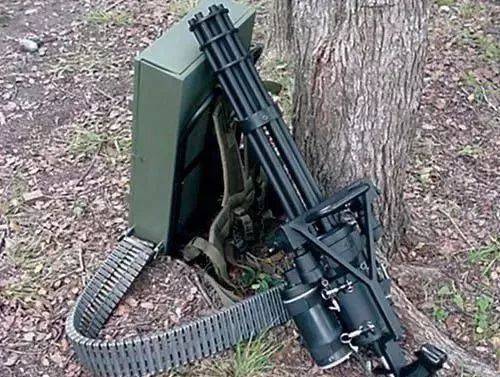 扛不动手提转管机枪？这款世界最轻！XM556手持式5.56mm米尼岗机枪_美国陆军_直升机_枪管