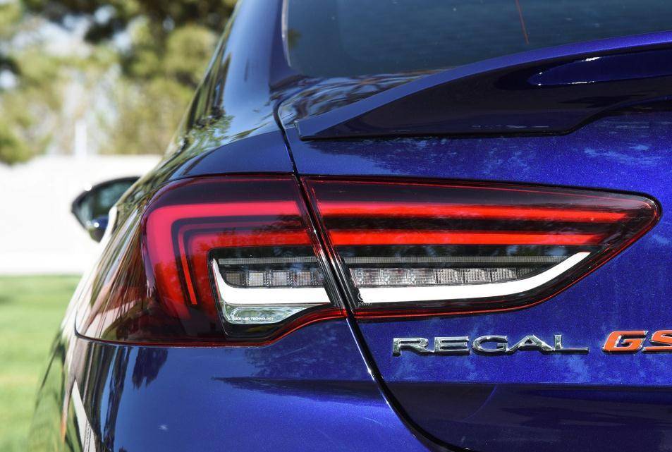 20款君威GS没让人失望，2.0T迸发237马力，关键还是可调节悬架_搜狐汽车_搜狐网