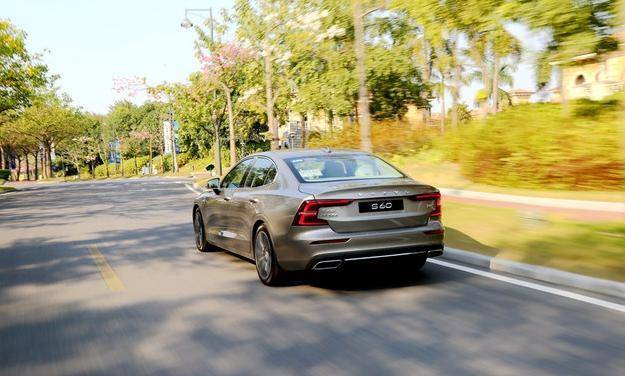 手握30万没要奥迪A4L却买了沃尔沃S60，老司机：你很眼光_搜狐汽车_搜狐网