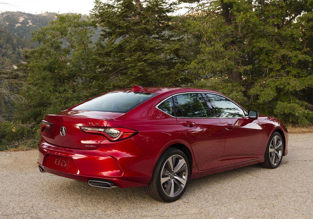 目标对准宝马3系，讴歌TLX将于1季度入华，标配2.0T＋10AT！_搜狐汽车_搜狐网