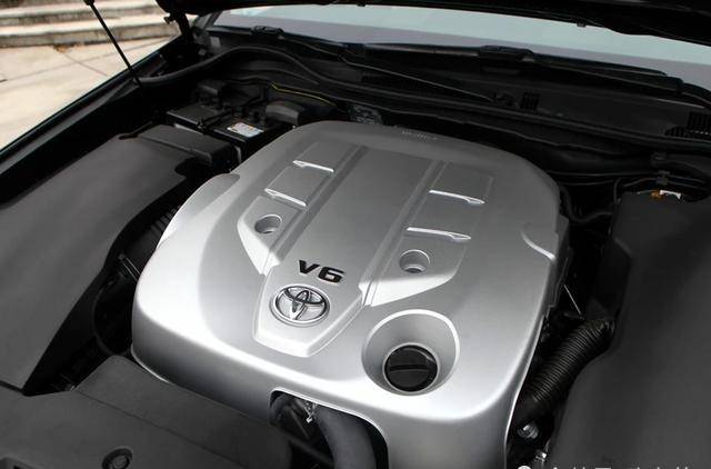 多图赏析：“丰田皇冠”2.5L V6沙龙版，网友：满满的回忆_搜狐汽车_搜狐网