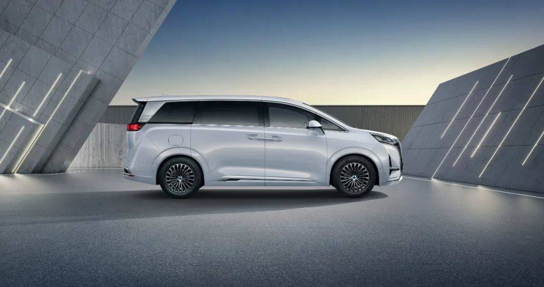 别克GL8已让位，腾势D9为何能引领高端MPV市场？_搜狐汽车_搜狐网