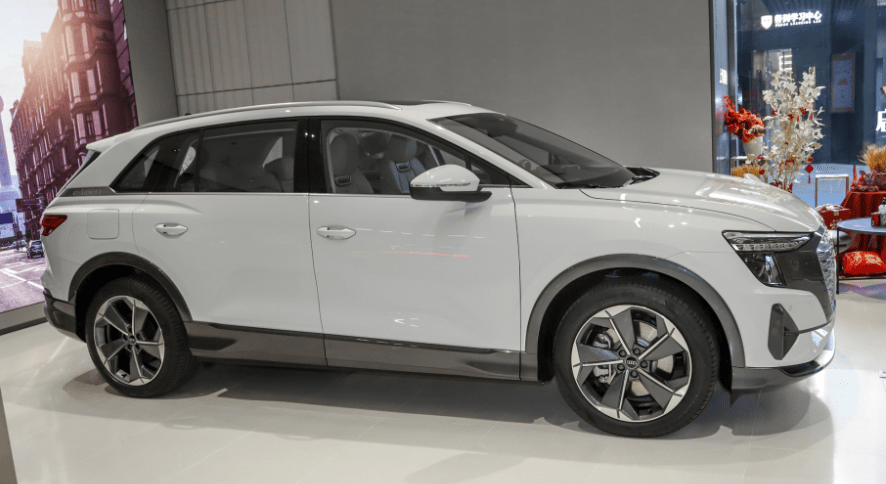 续航560公里，超4.8米车长，奥迪Q5 etron成为上海车展纯电焦点_搜狐汽车_搜狐网