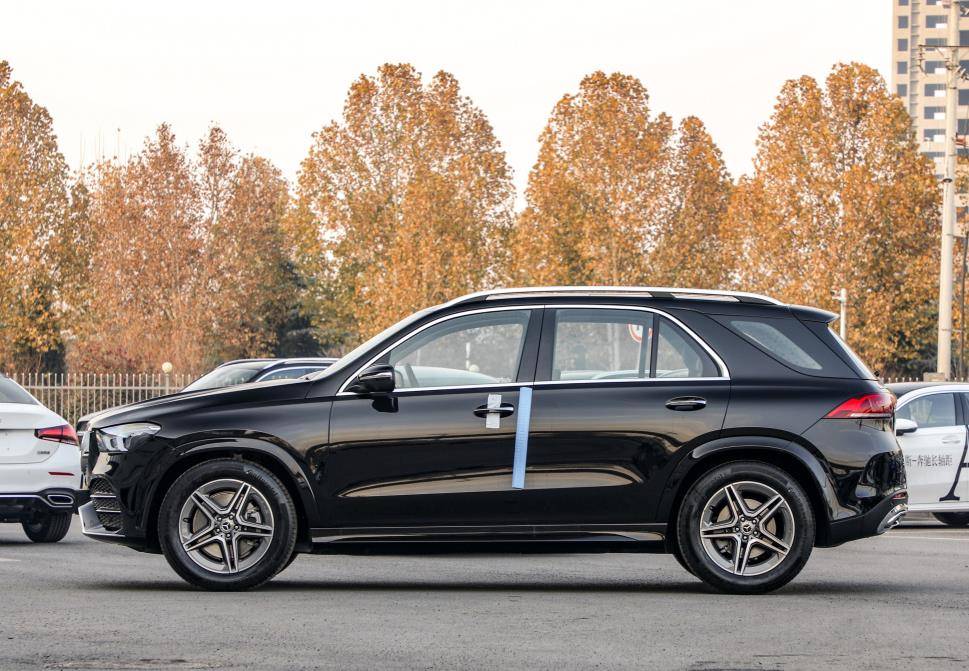 奔驰重磅车型来袭，车长超过4米9，爆367马力＋9AT，标配四驱系统_搜狐汽车_搜狐网