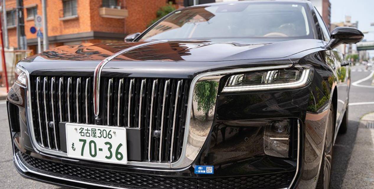 国外红旗4S店开业！门口摆满祝贺花篮，双色H9是展厅C位_搜狐汽车_搜狐网