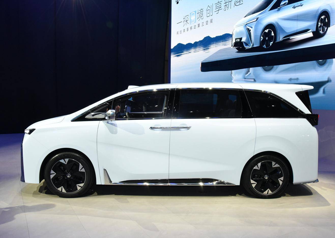 想买MPV的等一等，盘点2款将上市的纯电MPV，续航750km/高压快充_搜狐汽车_搜狐网