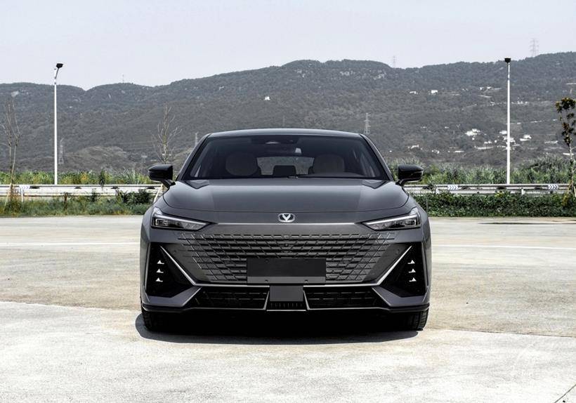 长安Uni-V官图曝光，外观神似奥迪A7带电动尾翼，1.5T动力拉胯？_搜狐汽车_搜狐网