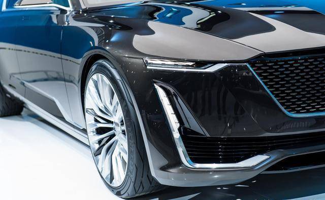 “凯迪拉克CT8”强势来袭，内饰颠覆认知，80万售价帅到没朋友！_搜狐汽车_搜狐网