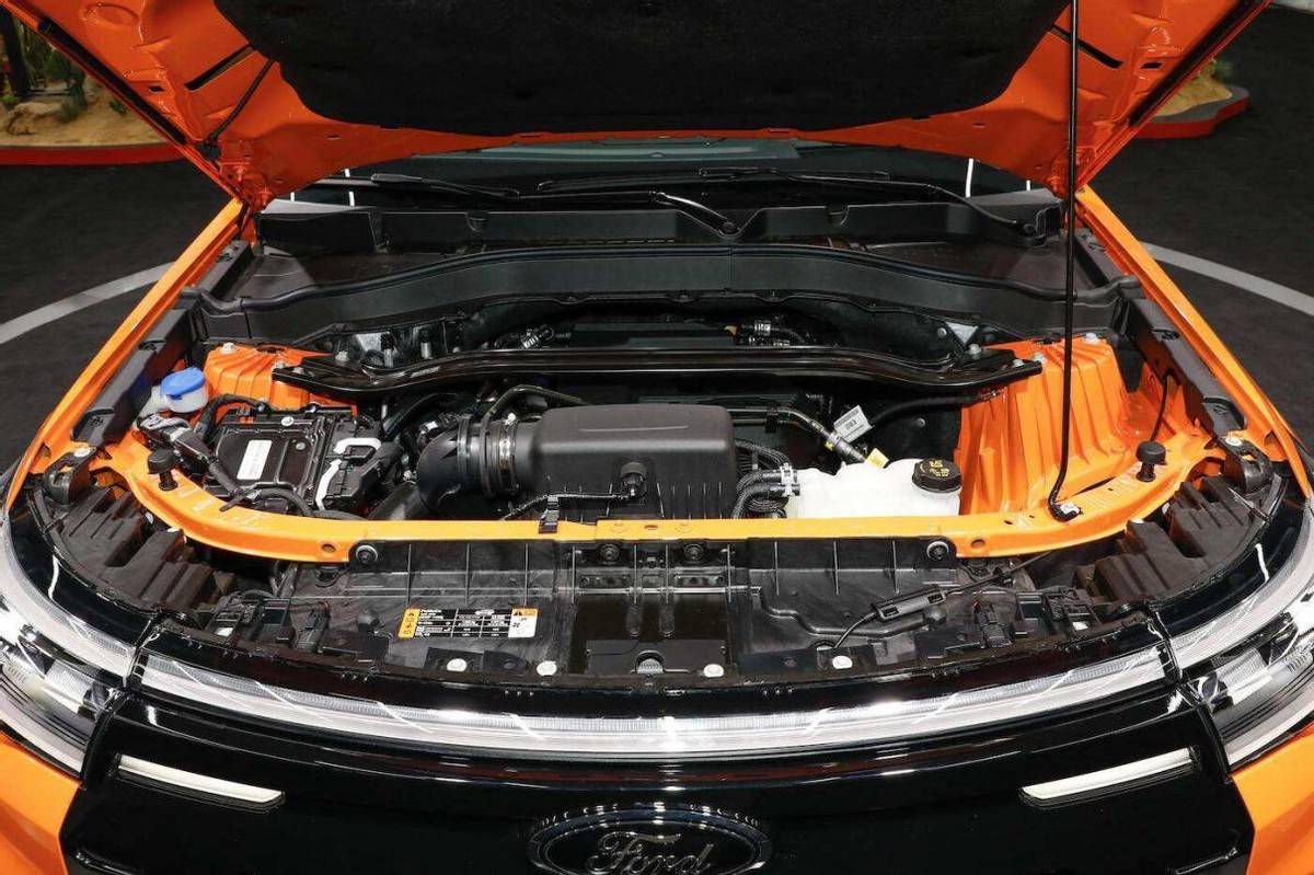 标配276马力+10AT、带27英寸屏，比奥迪Q5L良心，探险者却不火？_搜狐汽车_搜狐网