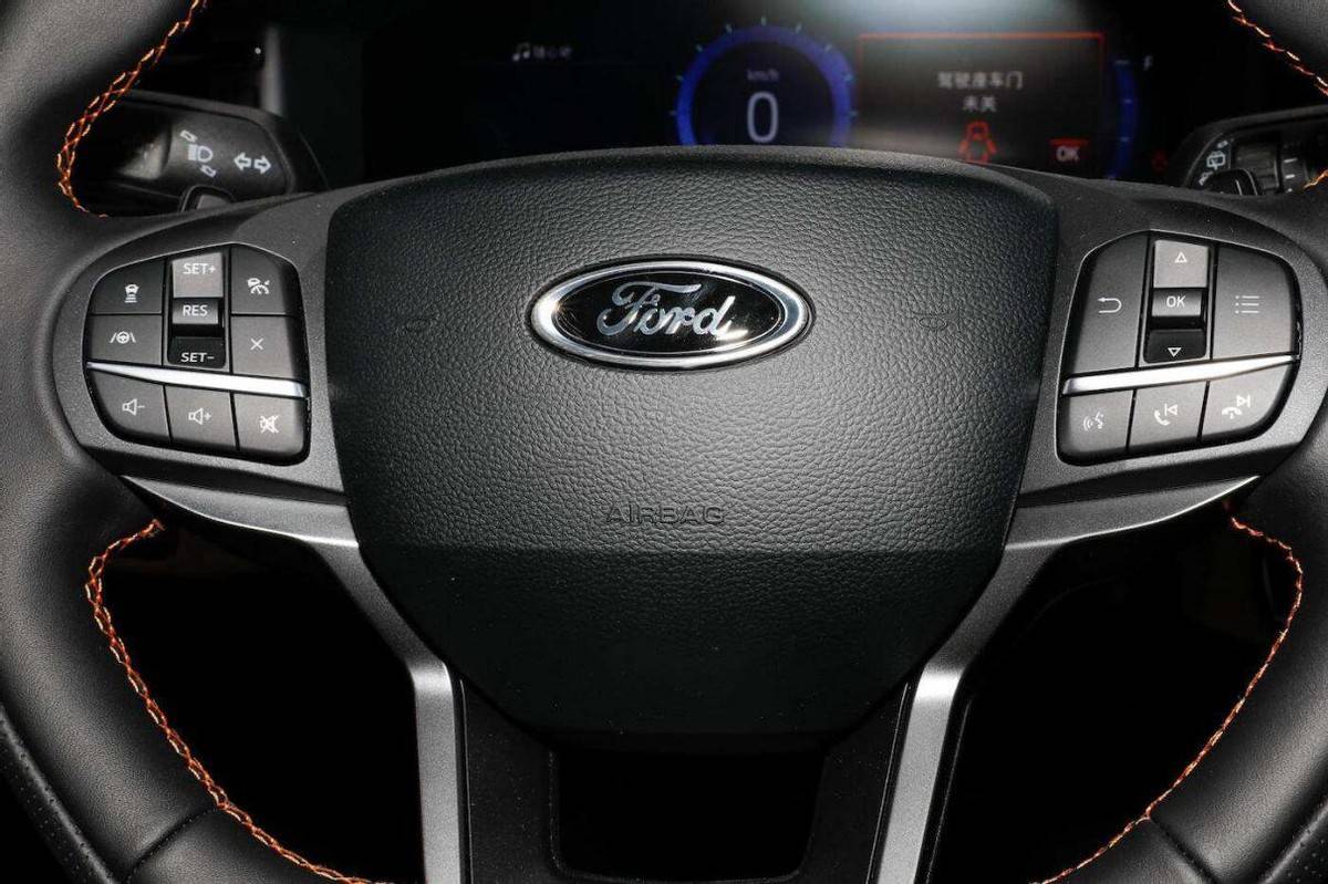 标配276马力+10AT、带27英寸屏，比奥迪Q5L良心，探险者却不火？_搜狐汽车_搜狐网