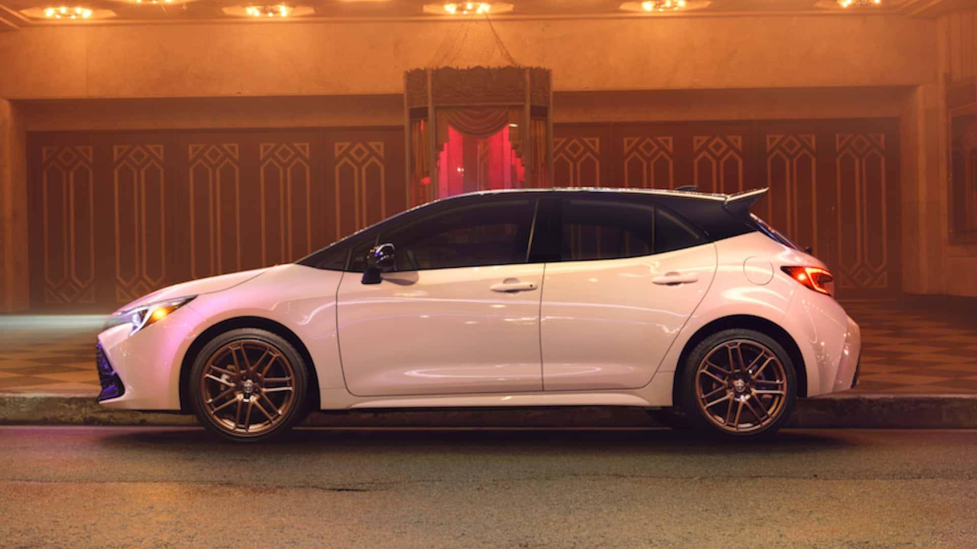 外观专属饰件，内部配置更丰富，丰田发布卡罗拉暗夜特别版_搜狐汽车_搜狐网