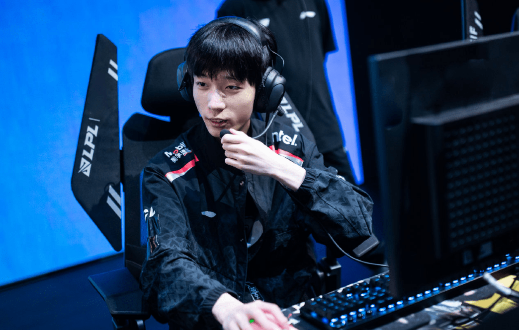 FoFo危？Ale透露EDG新AD，网友：韩援中路正在路上_Leave_选手_Ruler