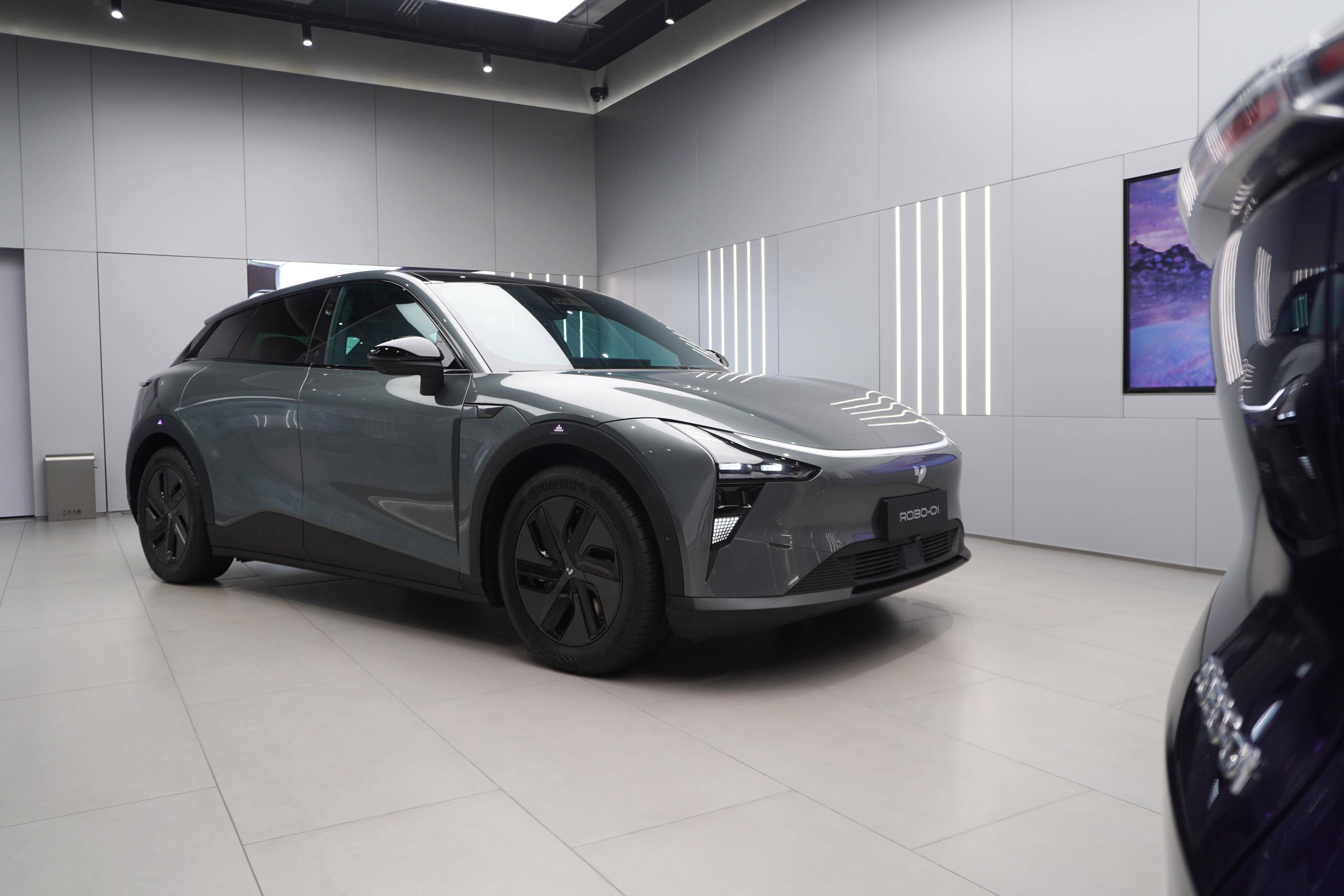 U型方向盘+35.6英寸大屏！探店体验集度ROBO-01_搜狐汽车_搜狐网