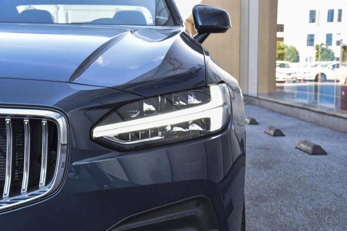 沃尔沃又降价了，定位C级车，配250马力+8AT，带你看沃尔沃S90_搜狐汽车_搜狐网