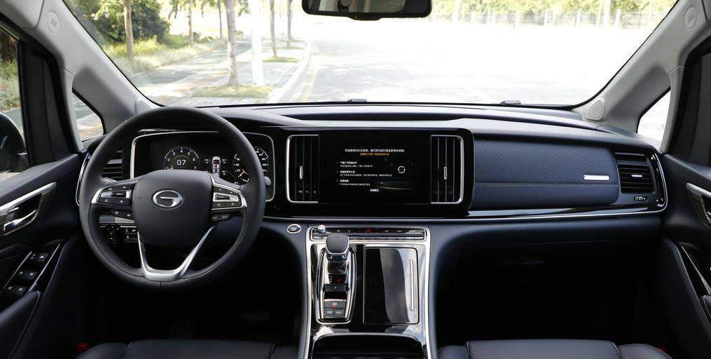 重近2吨，高速稳如牛，252马力＋爱信8AT，这才是豪华MPV_搜狐汽车_搜狐网