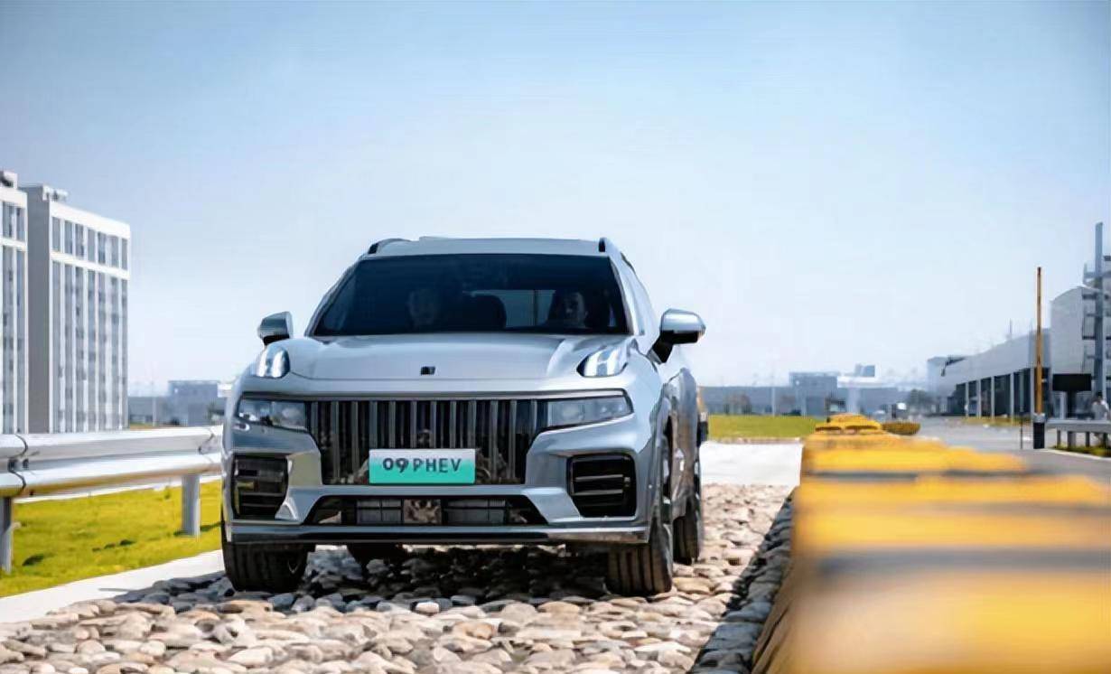 领克09EMP和PHEV有什么区别？换了代号还是本质不同_搜狐汽车_搜狐网