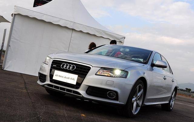 奥迪亮出“高手锏”2.0T＋12V轻混，6.6秒破百，比宝马3系好看！_搜狐汽车_搜狐网