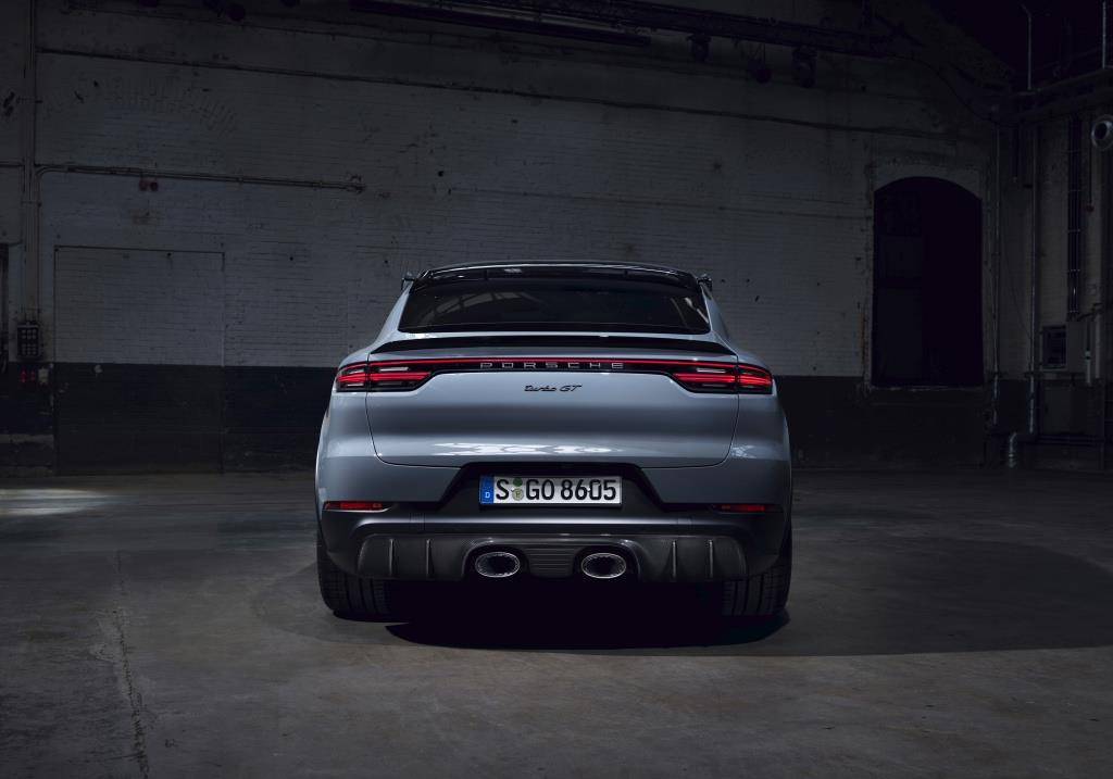 搭载V8发动机＋8AT，比兰博基尼Urus加速还快，这台顶级SUV很吃香_搜狐汽车_搜狐网