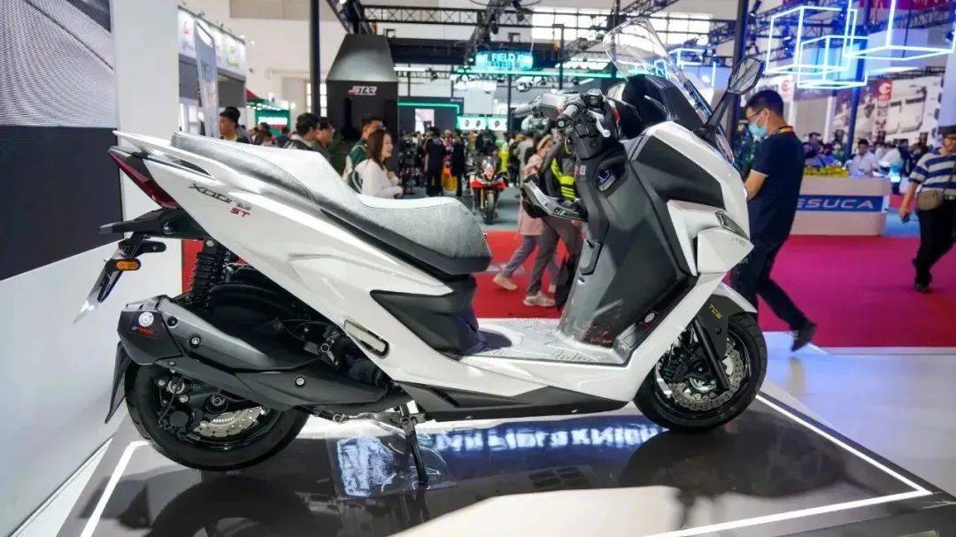 光阳首发兼顾运动性的大平踏ST250，就差一个有竞争力的价格了_搜狐汽车_搜狐网