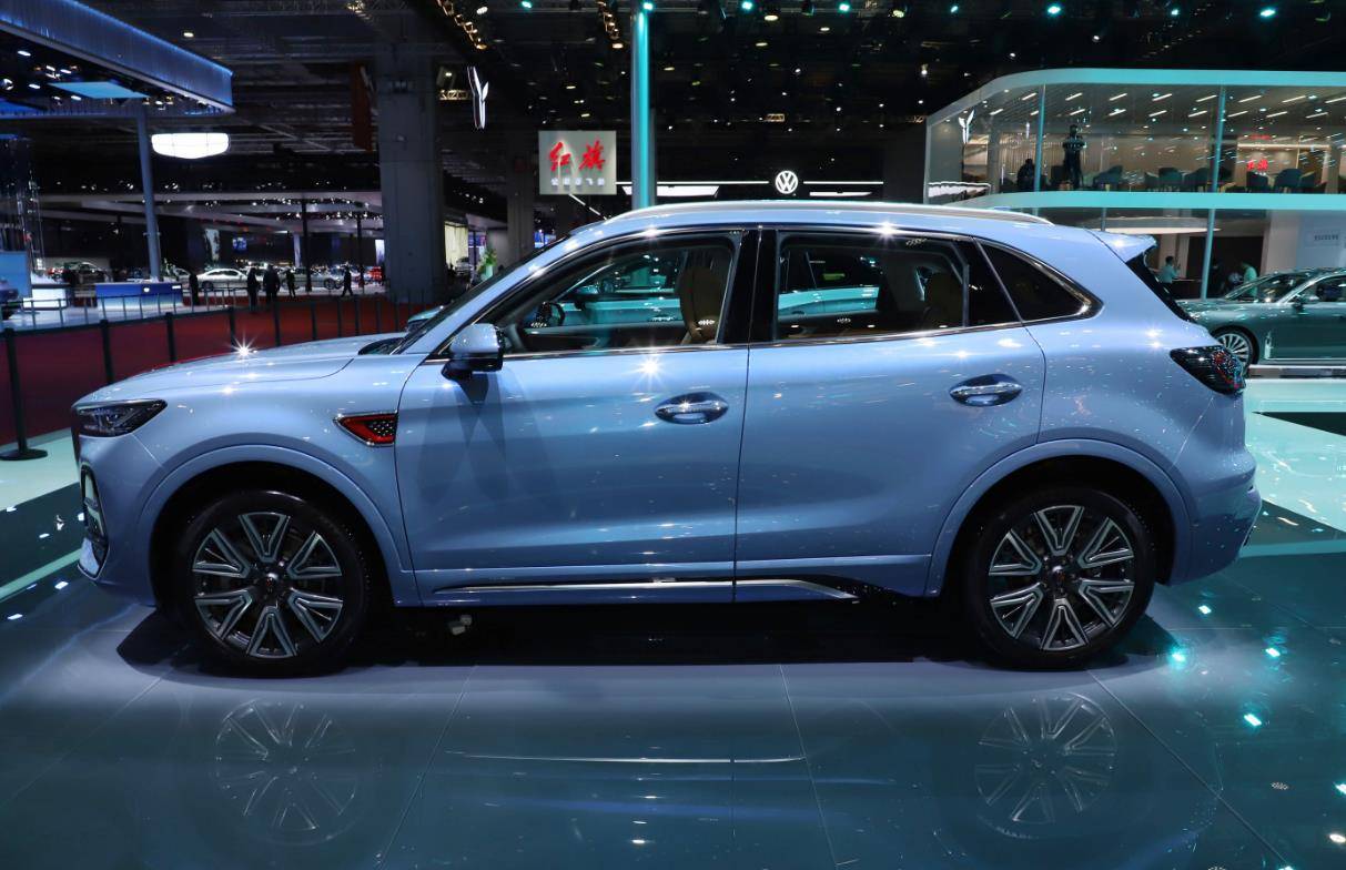 等一等是对的，新红旗HS5气质提升很大，换装2.0T高功率_搜狐汽车_搜狐网