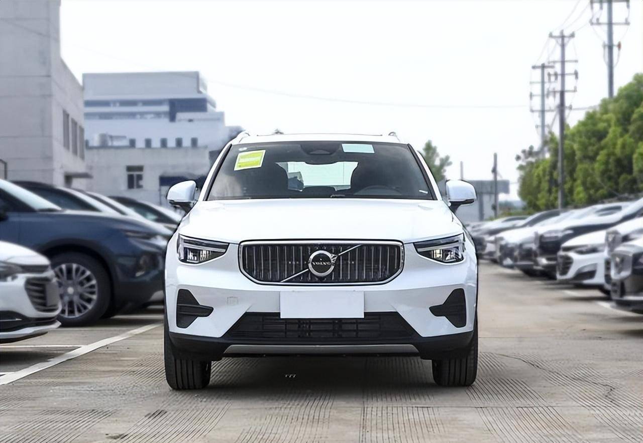 标配2.0T+48V轻混系统，26.98万起，试驾全新沃尔沃XC40_搜狐汽车_搜狐网
