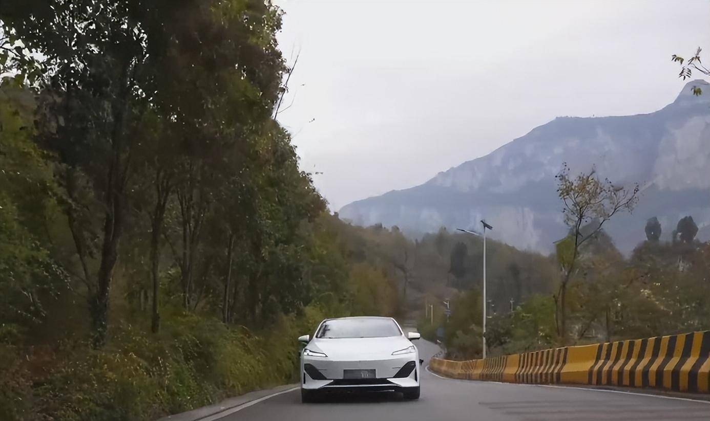 比1200km还多出38km，深蓝SL03原力技术不玩虚的_搜狐汽车_搜狐网