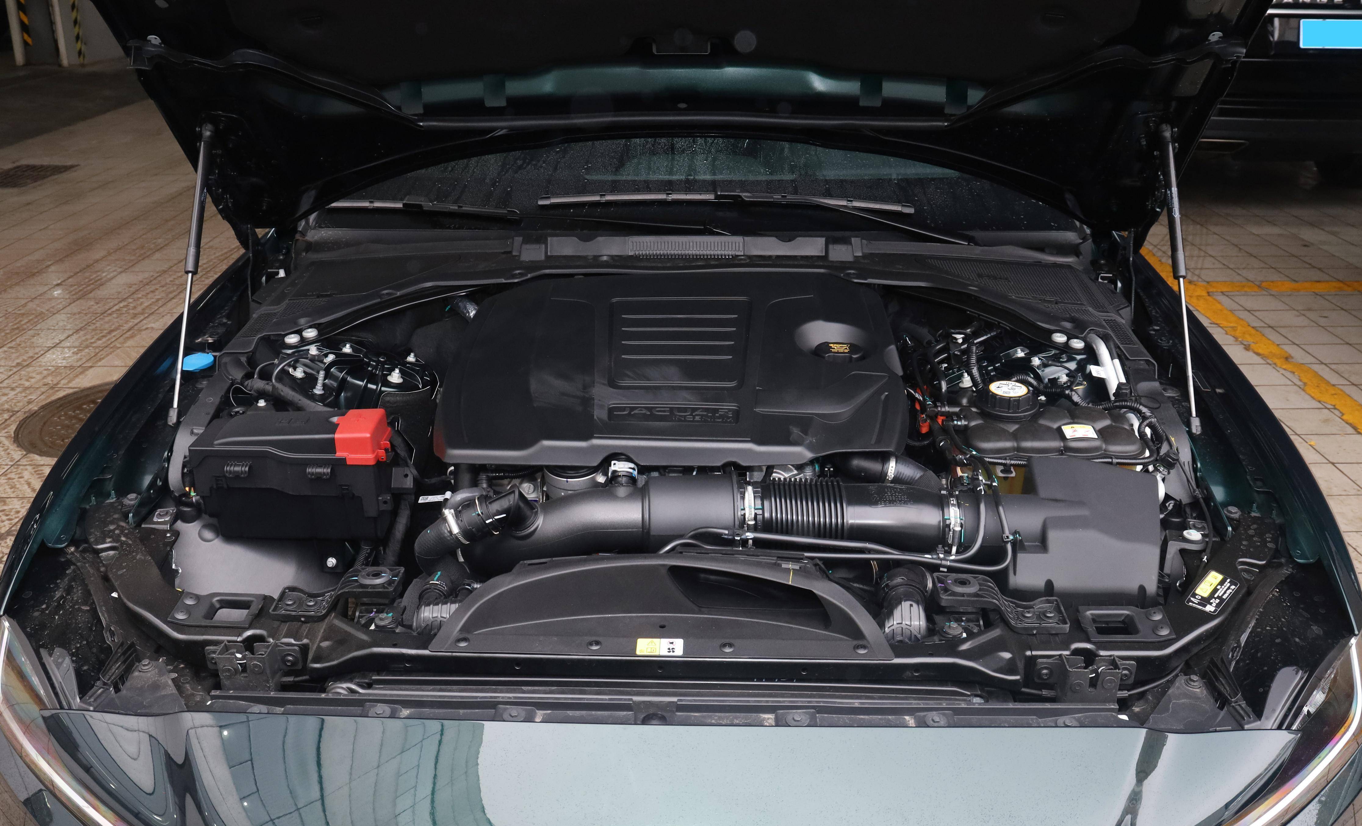 捷豹发狠了，XEL全系2.0T+8AT动力，最快7.3秒破百，香吗？_搜狐汽车_搜狐网