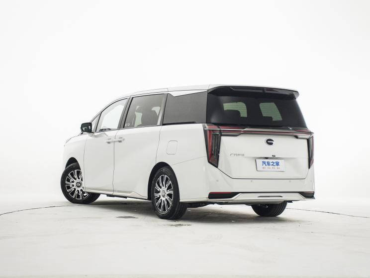 外观寓意“九五之尊”，2.0T插混续航1032km，这次腾势D9完败？_搜狐汽车_搜狐网