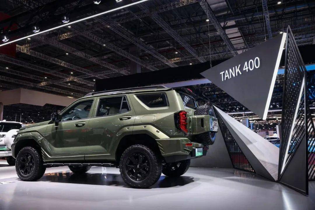 机甲+科技，坦克400Hi4-T成为越野新能源车型浪潮的引领者_搜狐汽车_搜狐网