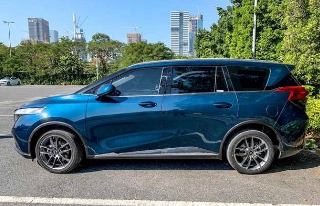 又一国产MPV来了，“玛莎”前脸，内饰豪华，1.6T大马力_搜狐汽车_搜狐网