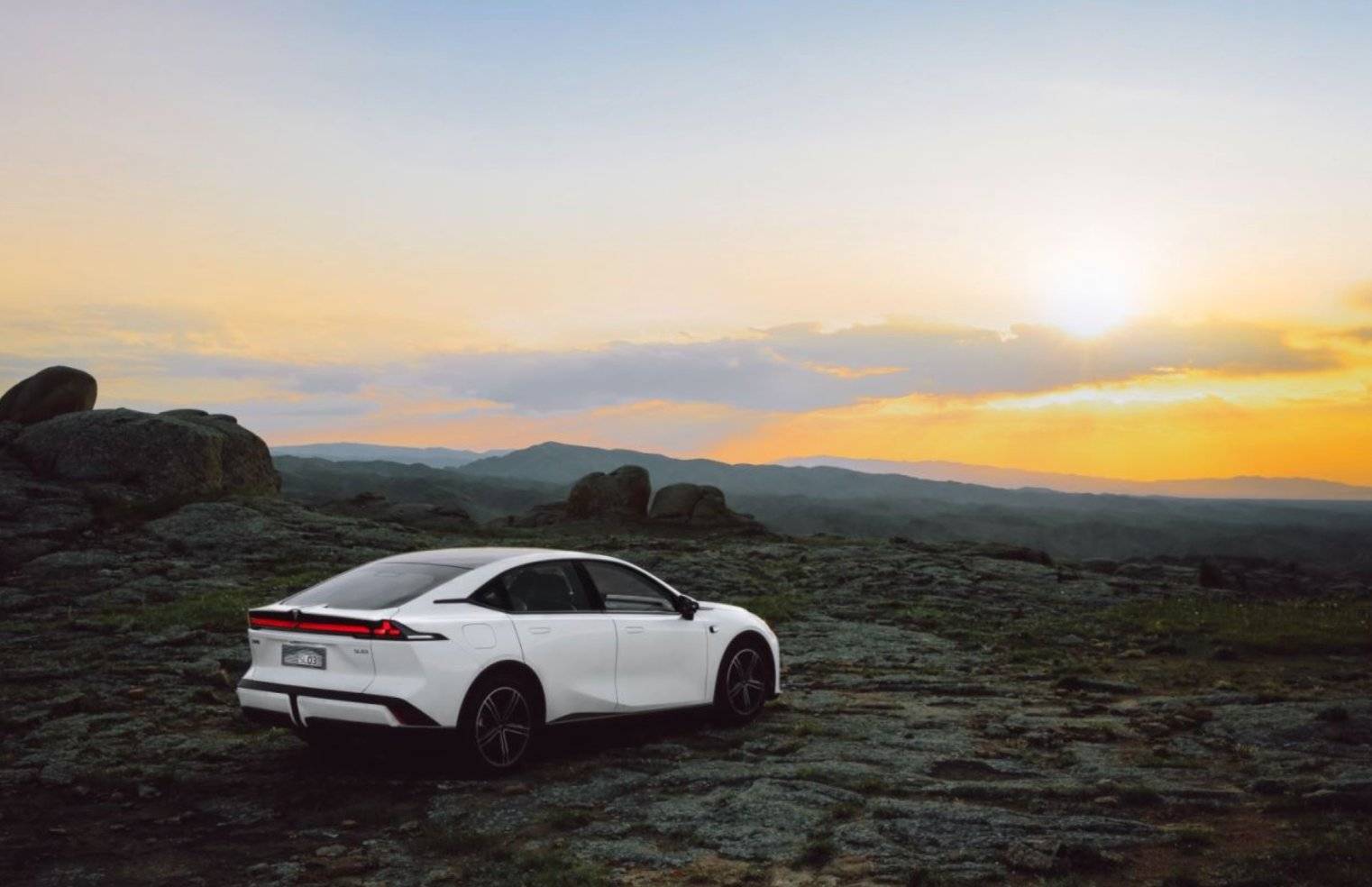 【驾春秋】深蓝SL03 增程版、秦Plus DM-i、汉DM-i，谁最值得入手？_搜狐汽车_搜狐网