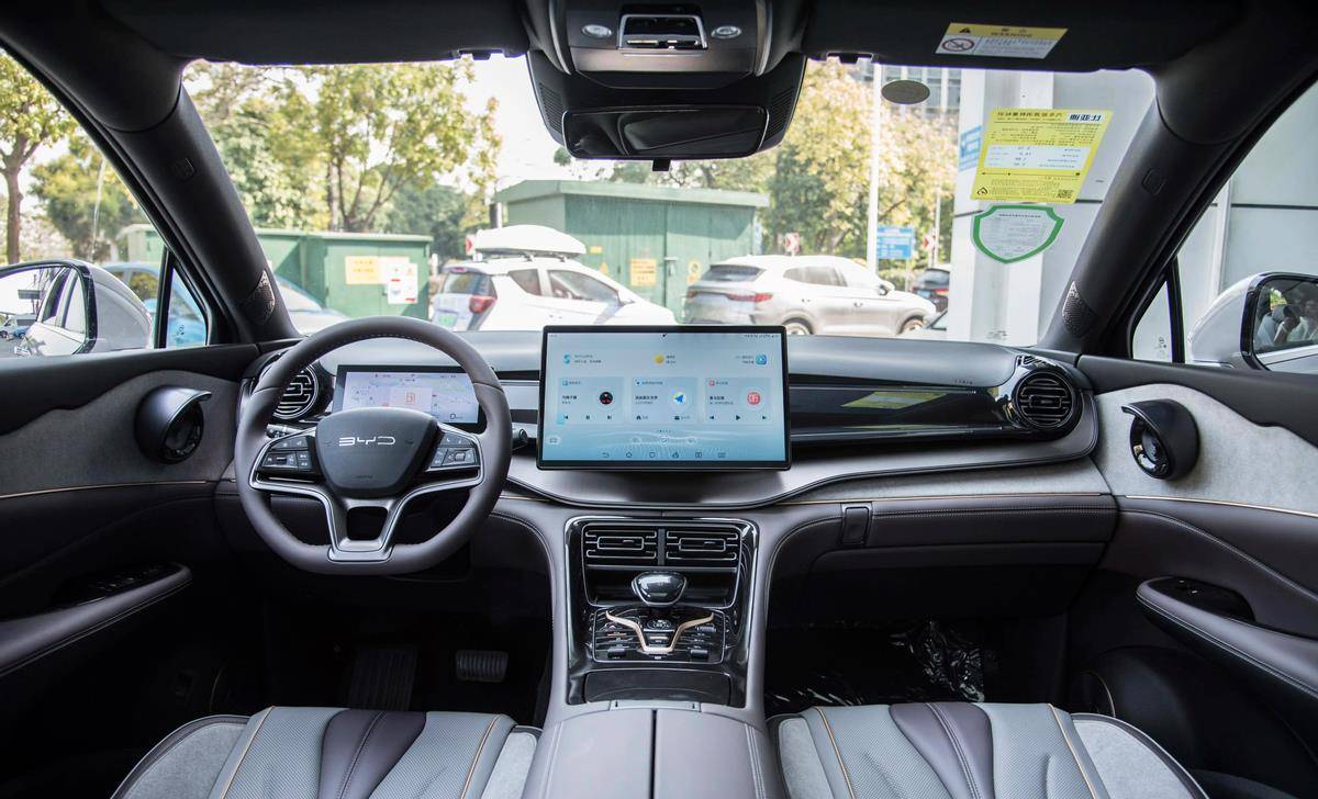 综合续航1200km，轴距2820mm，这款中型SUV适合家用_搜狐汽车_搜狐网