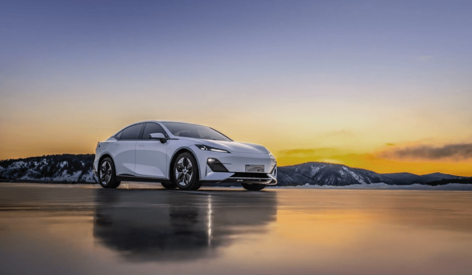 当龙头还是选凤尾？深蓝SL03增程版对比秦Plus DM-i卓越型_搜狐汽车_搜狐网