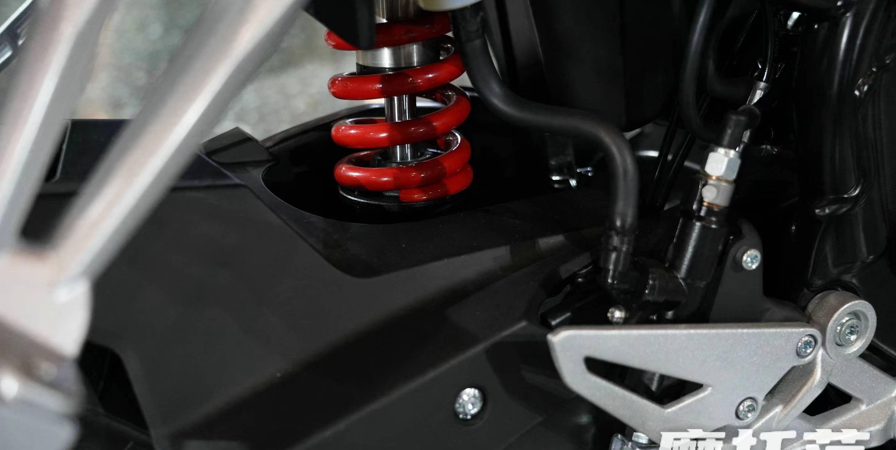 赛科龙RC250 正式上市，运动版赛道版，入门级仿赛巅峰_搜狐汽车_搜狐网