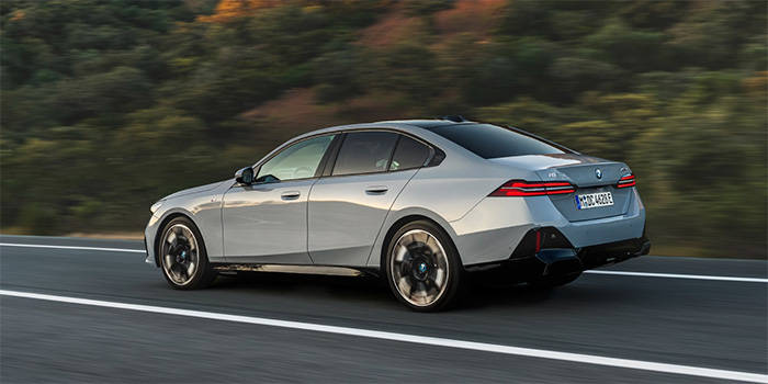 最快明年国产！BMW新一代5系/i5纯电海外官图解析_搜狐汽车_搜狐网