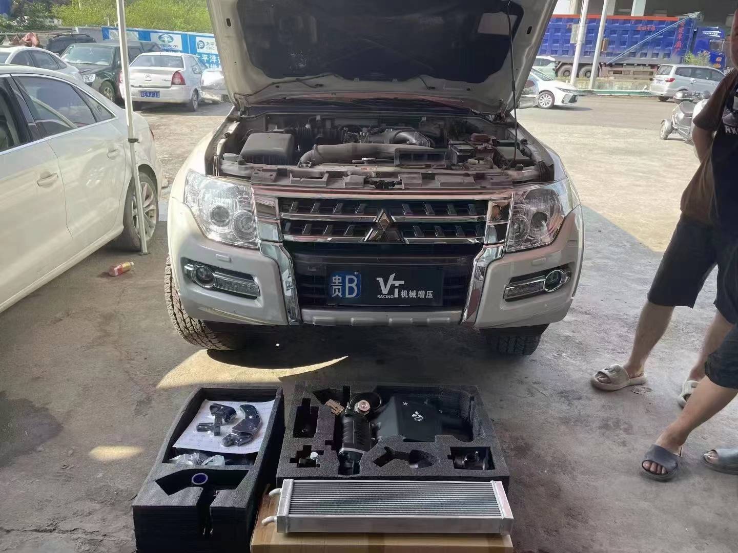 帕杰罗V93加装VT机械增压，简直猛到让人叹为观止！_搜狐汽车_搜狐网